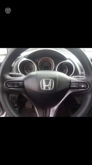 Pelēks Honda Jazz 2010 Viļņa, ar dzinēja tilpumu 1.20 L un nobraukumu 225 tūkst. km par 3150 €, foto 12 vietnē AUTOMOTO.COM.LV