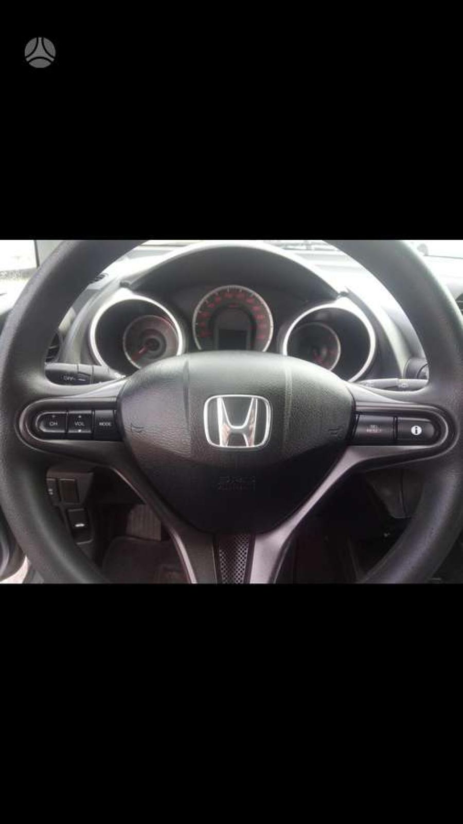 Pelēks Honda Jazz 2010 Viļņa, ar dzinēja tilpumu 1.20 L un nobraukumu 225 tūkst. km par 3150 €, foto 12 vietnē AUTOMOTO.COM.LV
