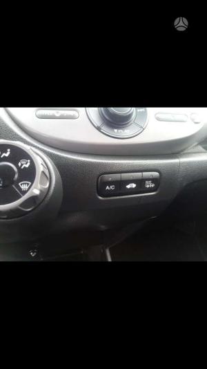 Pelēks Honda Jazz 2010 Viļņa, ar dzinēja tilpumu 1.20 L un nobraukumu 225 tūkst. km par 3150 €, foto 13 vietnē AUTOMOTO.COM.LV