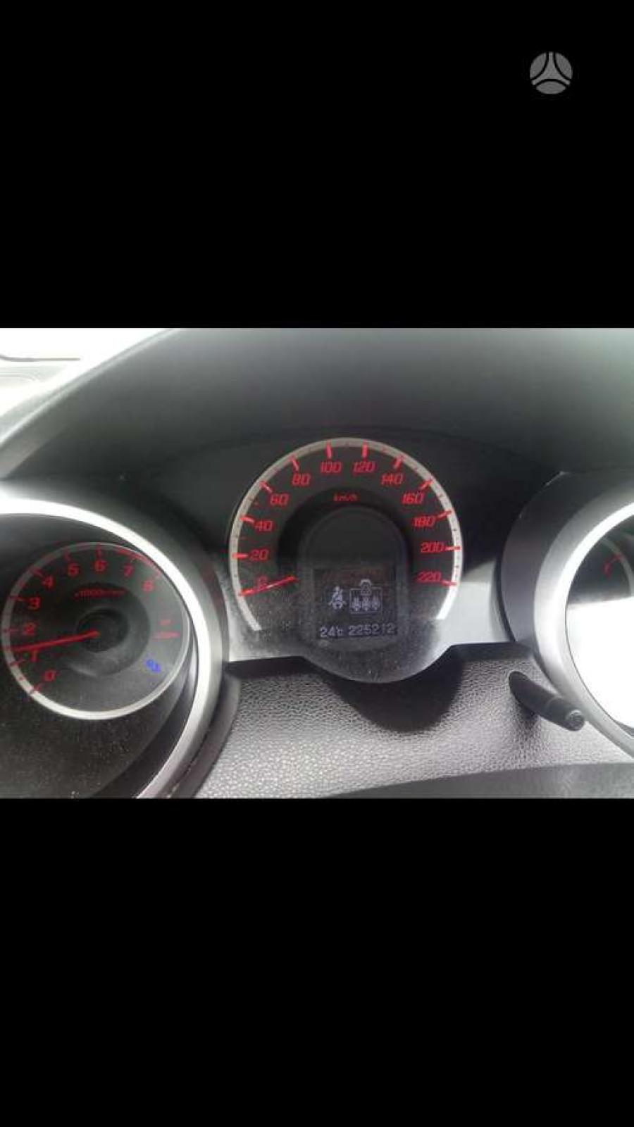 Pelēks Honda Jazz 2010 Viļņa, ar dzinēja tilpumu 1.20 L un nobraukumu 225 tūkst. km par 3150 €, foto 14 vietnē AUTOMOTO.COM.LV