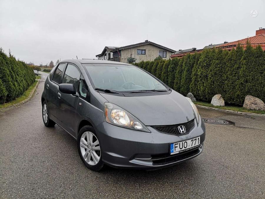 Pelēks Honda Jazz 2011 Klaipėda, ar dzinēja tilpumu 1.60 L un nobraukumu 150 tūkst. km par 3950 €, foto 5 vietnē AUTOMOTO.COM.LV