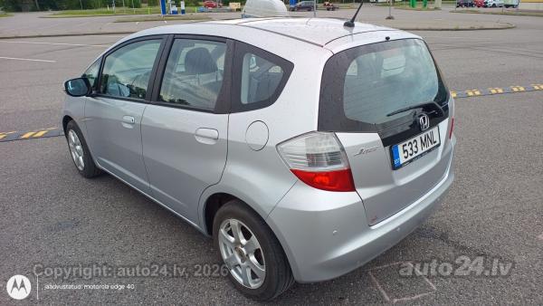 Pelēks Honda Jazz 2011 Kerdla, ar dzinēja tilpumu 1.30 L un nobraukumu 118 tūkst. km par 5000 €, foto 4 vietnē AUTOMOTO.COM.LV