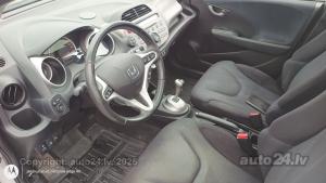 Pelēks Honda Jazz 2011 Kerdla, ar dzinēja tilpumu 1.30 L un nobraukumu 118 tūkst. km par 5000 €, foto 8 vietnē AUTOMOTO.COM.LV