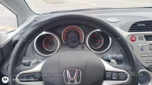 Pelēks Honda Jazz 2011 Kerdla, ar dzinēja tilpumu 1.30 L un nobraukumu 118 tūkst. km par 5000 €, foto 9 vietnē AUTOMOTO.COM.LV