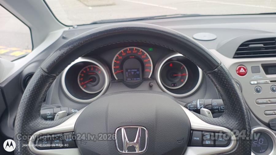 Pelēks Honda Jazz 2011 Kerdla, ar dzinēja tilpumu 1.30 L un nobraukumu 118 tūkst. km par 5000 €, foto 9 vietnē AUTOMOTO.COM.LV