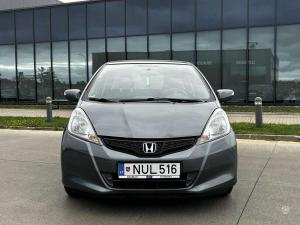 Grey Honda Jazz 2011 in Siauliai, with an engine capacity of 1.30 L and mileage of 62 thousand km for 3250 €, photo 4 on AUTOMOTO.COM.LV