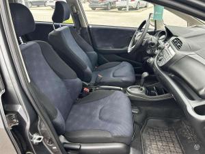 Grey Honda Jazz 2011 in Siauliai, with an engine capacity of 1.30 L and mileage of 62 thousand km for 3250 €, photo 18 on AUTOMOTO.COM.LV