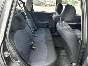 Grey Honda Jazz 2011 in Siauliai, with an engine capacity of 1.30 L and mileage of 62 thousand km for 3250 €, photo 20 on AUTOMOTO.COM.LV