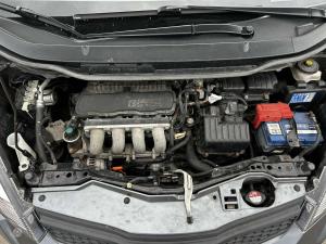 Grey Honda Jazz 2011 in Siauliai, with an engine capacity of 1.30 L and mileage of 62 thousand km for 3250 €, photo 22 on AUTOMOTO.COM.LV
