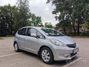 Pelēks Honda Jazz 2011 Rīga, ar dzinēja tilpumu 1.40 L un nobraukumu 202 tūkst. km par 3350 €, foto  vietnē AUTOMOTO.COM.LV