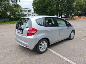 Pelēks Honda Jazz 2011 Rīga, ar dzinēja tilpumu 1.40 L un nobraukumu 202 tūkst. km par 3350 €, foto 5 vietnē AUTOMOTO.COM.LV