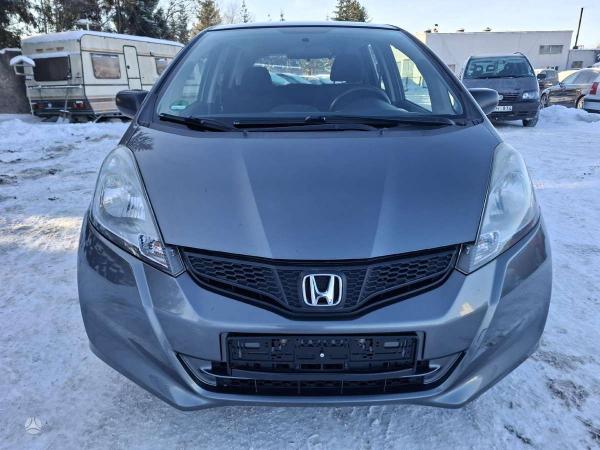 Pelēks Honda Jazz 2013 Utena, ar dzinēja tilpumu 1.20 L un nobraukumu 180 tūkst. km par 3300 €, foto 2 vietnē AUTOMOTO.COM.LV