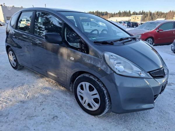 Pelēks Honda Jazz 2013 Utena, ar dzinēja tilpumu 1.20 L un nobraukumu 180 tūkst. km par 3300 €, foto 5 vietnē AUTOMOTO.COM.LV