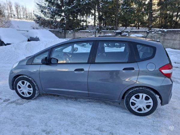 Pelēks Honda Jazz 2013 Utena, ar dzinēja tilpumu 1.20 L un nobraukumu 180 tūkst. km par 3300 €, foto 10 vietnē AUTOMOTO.COM.LV