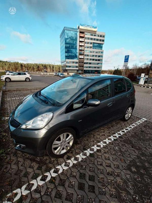 Pelēks Honda Jazz 2014 Viļņa, ar dzinēja tilpumu 1.34 L un nobraukumu 157 tūkst. km par 4400 €, foto 2 vietnē AUTOMOTO.COM.LV