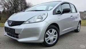 Grey Honda Jazz 2015 in Siauliai, with an engine capacity of 1.20 L and mileage of 260 thousand km for 3790 €, photo 6 on AUTOMOTO.COM.LV