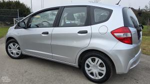 Grey Honda Jazz 2015 in Siauliai, with an engine capacity of 1.20 L and mileage of 260 thousand km for 3790 €, photo 11 on AUTOMOTO.COM.LV