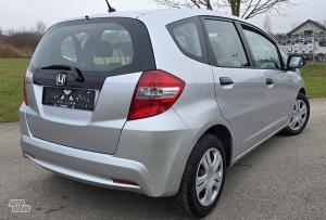 Grey Honda Jazz 2015 in Siauliai, with an engine capacity of 1.20 L and mileage of 260 thousand km for 3790 €, photo 15 on AUTOMOTO.COM.LV