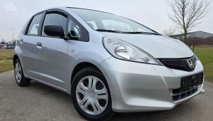 Pelēks Honda Jazz 2015 Šauļi, ar dzinēja tilpumu 1.20 L un nobraukumu 260 tūkst. km par 3690 €, foto 2 vietnē AUTOMOTO.COM.LV