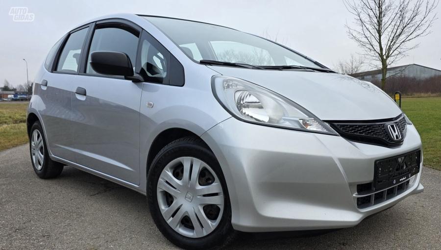 Pelēks Honda Jazz 2015 Šauļi, ar dzinēja tilpumu 1.20 L un nobraukumu 260 tūkst. km par 3690 €, foto 2 vietnē AUTOMOTO.COM.LV