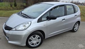 Pelēks Honda Jazz 2015 Šauļi, ar dzinēja tilpumu 1.20 L un nobraukumu 260 tūkst. km par 3690 €, foto 8 vietnē AUTOMOTO.COM.LV
