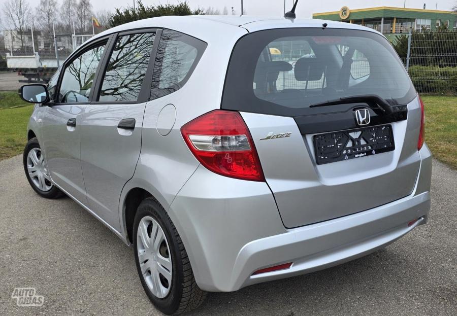 Pelēks Honda Jazz 2015 Šauļi, ar dzinēja tilpumu 1.20 L un nobraukumu 260 tūkst. km par 3690 €, foto 11 vietnē AUTOMOTO.COM.LV