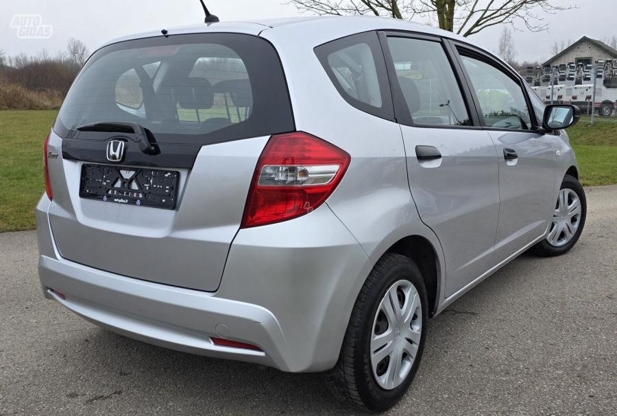 Pelēks Honda Jazz 2015 Šauļi, ar dzinēja tilpumu 1.20 L un nobraukumu 260 tūkst. km par 3690 €, foto 13 vietnē AUTOMOTO.COM.LV