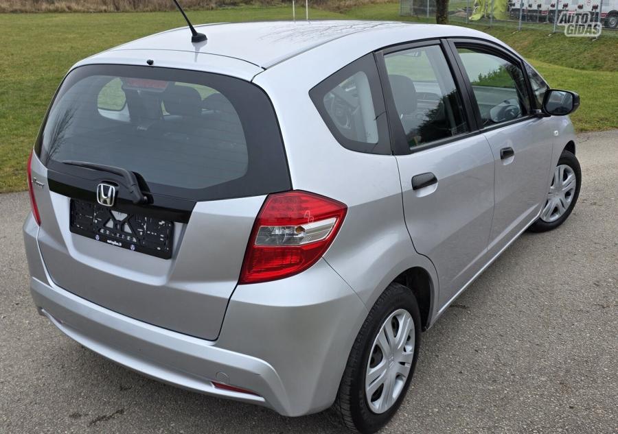 Pelēks Honda Jazz 2015 Šauļi, ar dzinēja tilpumu 1.20 L un nobraukumu 260 tūkst. km par 3690 €, foto 15 vietnē AUTOMOTO.COM.LV
