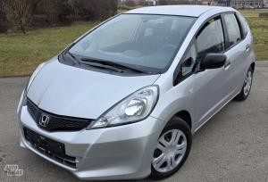 Grey Honda Jazz 2015 in Siauliai, with an engine capacity of 1.20 L and mileage of 260 thousand km for 3750 €, photo 7 on AUTOMOTO.COM.LV