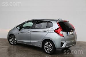 Grey Honda Jazz 2016 in Riga, with an engine capacity of 1.30 L and mileage of 91 thousand km for 9500 €, photo 15 on AUTOMOTO.COM.LV