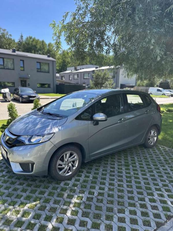 Pelēks Honda Jazz 2016 Marijampole, ar dzinēja tilpumu 1.32 L un nobraukumu 87 tūkst. km par 8200 €, foto 2 vietnē AUTOMOTO.COM.LV