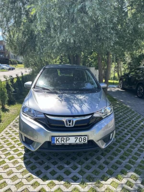 Pelēks Honda Jazz 2016 Marijampole, ar dzinēja tilpumu 1.32 L un nobraukumu 87 tūkst. km par 8200 €, foto 3 vietnē AUTOMOTO.COM.LV