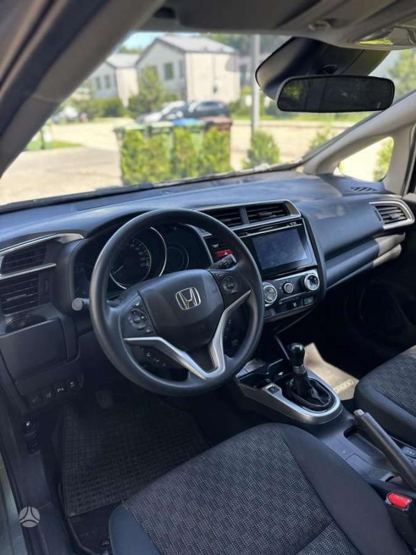 Pelēks Honda Jazz 2016 Marijampole, ar dzinēja tilpumu 1.32 L un nobraukumu 87 tūkst. km par 8200 €, foto 6 vietnē AUTOMOTO.COM.LV