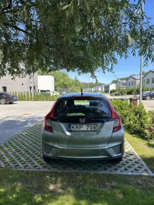 Grey Honda Jazz 2016 in Marijampole, with an engine capacity of 1.32 L and mileage of 87 thousand km for 8200 €, photo 6 on AUTOMOTO.COM.LV