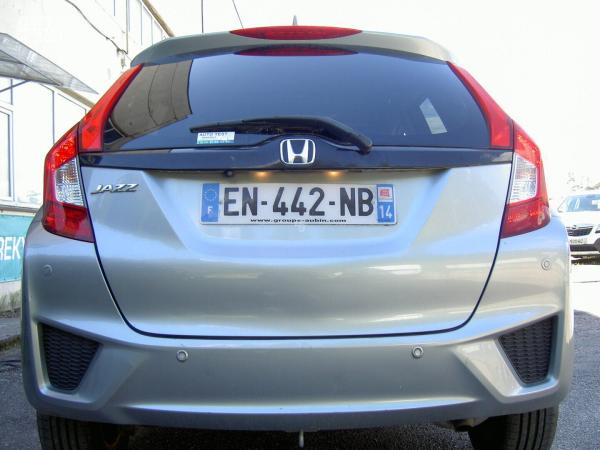 Grey Honda Jazz 2017 in Vilnius, with an engine capacity of 1.30 L and mileage of 117 thousand km for 8499 €, photo 2 on AUTOMOTO.COM.LV