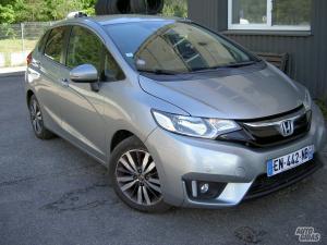 Grey Honda Jazz 2017 in Vilnius, with an engine capacity of 1.30 L and mileage of 117 thousand km for 8499 €, photo 10 on AUTOMOTO.COM.LV