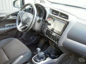 Grey Honda Jazz 2017 in Vilnius, with an engine capacity of 1.30 L and mileage of 117 thousand km for 8499 €, photo 12 on AUTOMOTO.COM.LV