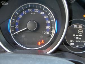 Grey Honda Jazz 2017 in Vilnius, with an engine capacity of 1.30 L and mileage of 117 thousand km for 8499 €, photo 13 on AUTOMOTO.COM.LV