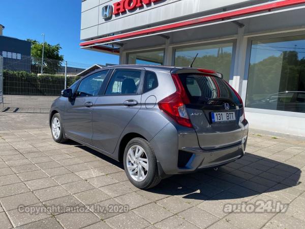Pelēks Honda Jazz 2017 Jehvi, ar dzinēja tilpumu 1.30 L un nobraukumu 109 tūkst. km par 9900 €, foto 4 vietnē AUTOMOTO.COM.LV