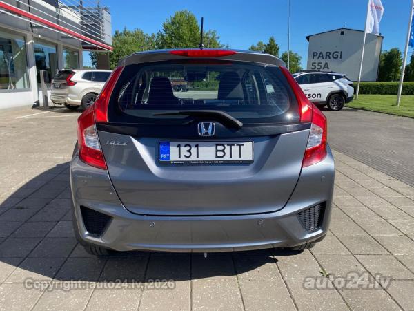 Pelēks Honda Jazz 2017 Jehvi, ar dzinēja tilpumu 1.30 L un nobraukumu 109 tūkst. km par 9900 €, foto 5 vietnē AUTOMOTO.COM.LV