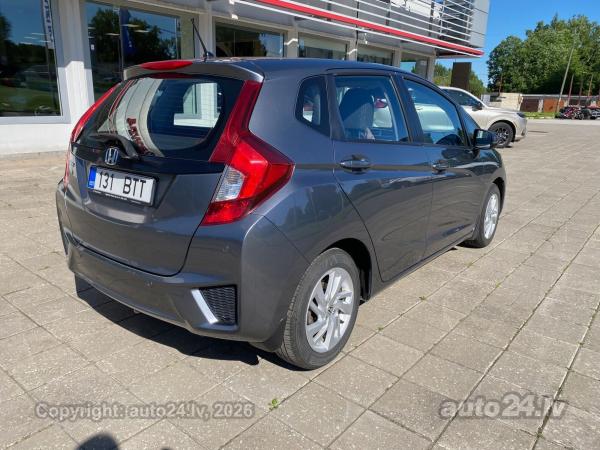 Pelēks Honda Jazz 2017 Jehvi, ar dzinēja tilpumu 1.30 L un nobraukumu 109 tūkst. km par 9900 €, foto 6 vietnē AUTOMOTO.COM.LV