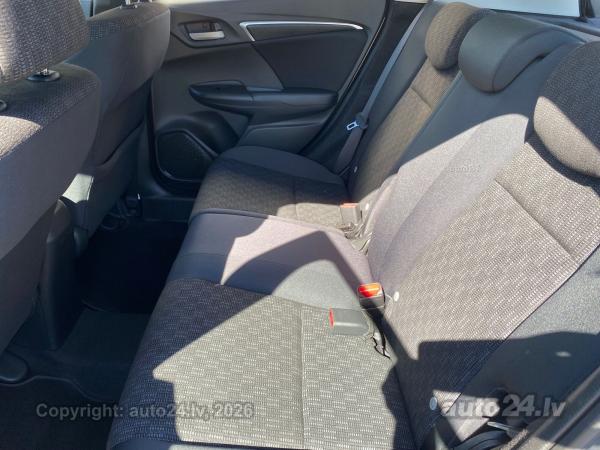 Pelēks Honda Jazz 2017 Jehvi, ar dzinēja tilpumu 1.30 L un nobraukumu 109 tūkst. km par 9900 €, foto 10 vietnē AUTOMOTO.COM.LV