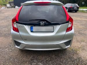 Grey Honda Jazz 2017 in Raseiniai, with an engine capacity of 1.32 L and mileage of 17 thousand km for 6999 €, photo 5 on AUTOMOTO.COM.LV