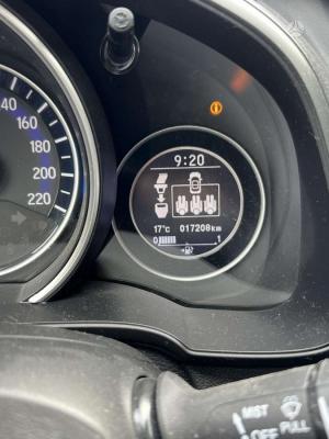 Grey Honda Jazz 2017 in Raseiniai, with an engine capacity of 1.32 L and mileage of 17 thousand km for 6999 €, photo 15 on AUTOMOTO.COM.LV