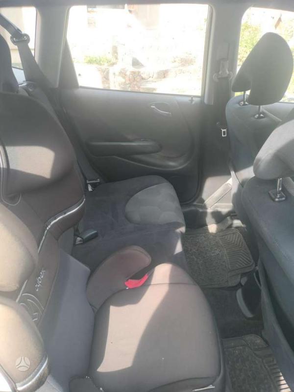 Pelēks Honda Jazz 2018 Viļņa, ar dzinēja tilpumu 1.34 L un nobraukumu 202 tūkst. km par 1300 €, foto 4 vietnē AUTOMOTO.COM.LV