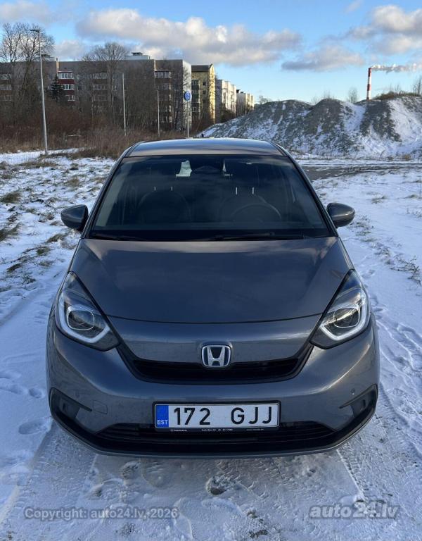 Grey Honda Jazz 2021 in Tallinn, with an engine capacity of 1.50 L and mileage of 47 thousand km for 18900 €, photo 2 on AUTOMOTO.COM.LV