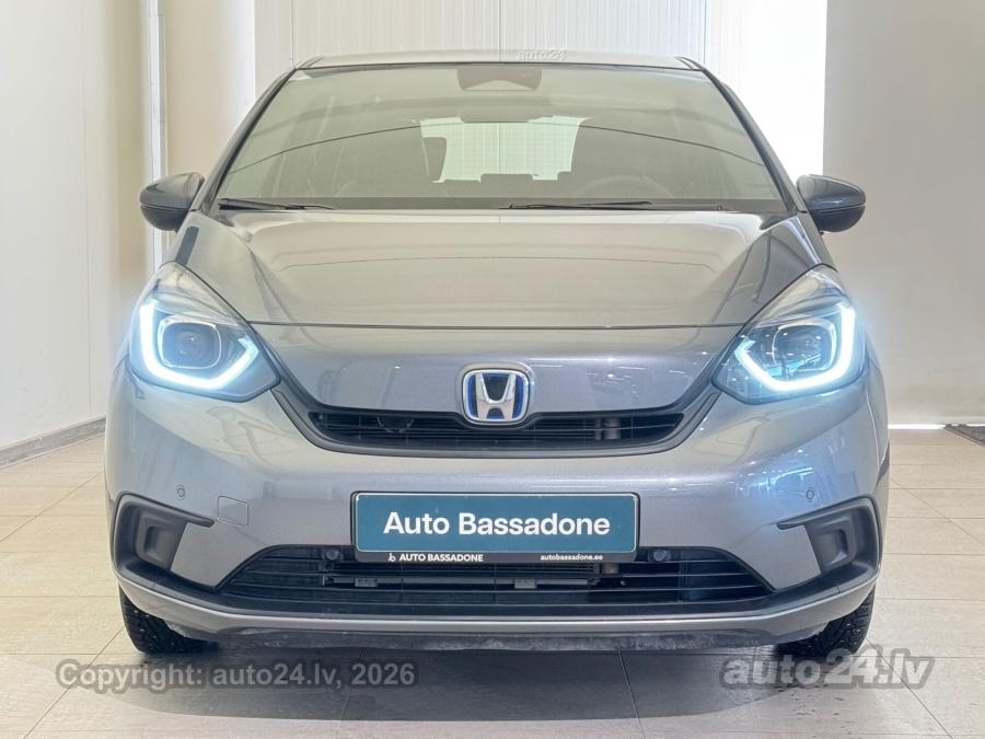 Pelēks Honda Jazz 2021 Tallina, ar dzinēja tilpumu 1.50 L un nobraukumu 48 tūkst. km par 15900 €, foto 3 vietnē AUTOMOTO.COM.LV