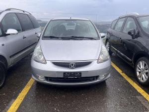 Pelēks Honda Jazz 2005 Viļņa, ar dzinēja tilpumu 1.40 L un nobraukumu 150 tūkst. km par 2950 €, foto 3 vietnē AUTOMOTO.COM.LV