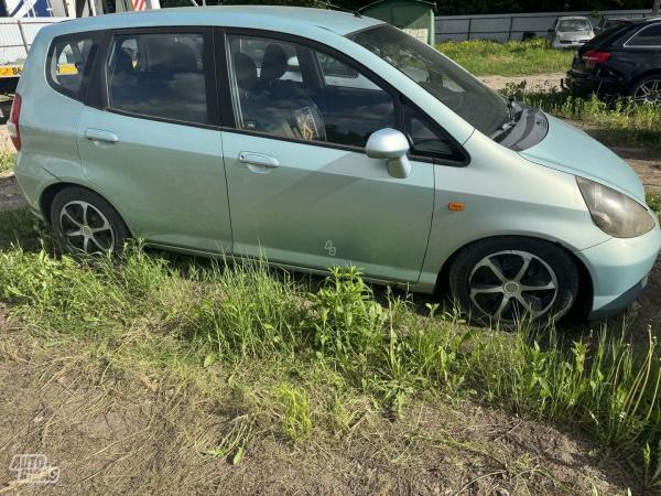 Honda Jazz 2000 Viļņa, ar dzinēja tilpumu 1.30 L un nobraukumu 214 tūkst. km par 430 €, foto 4 vietnē AUTOMOTO.COM.LV