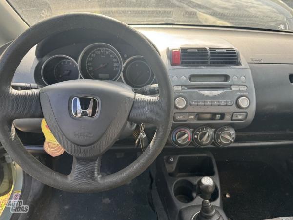 Honda Jazz 2000 Viļņa, ar dzinēja tilpumu 1.30 L un nobraukumu 214 tūkst. km par 430 €, foto 9 vietnē AUTOMOTO.COM.LV